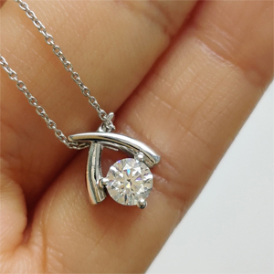 Single Stone diamond Jewelry Pendant Necklace In 950 Platinum Fascinating Diamonds